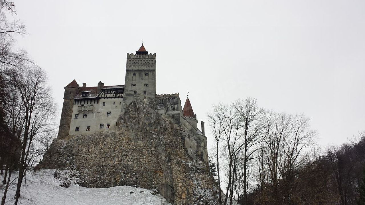 Le château de Dracula à Bran, un village transylvain. - 1globe2trips